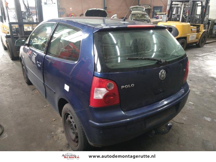 Volkswagen Polo IV 1.4 16V Salvage vehicle (2002, Blue)