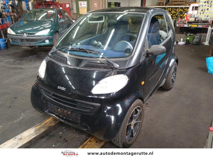 Smart City-Coupé 0.6 Turbo i.c. Smart&Pulse Épave (1999, Noir)