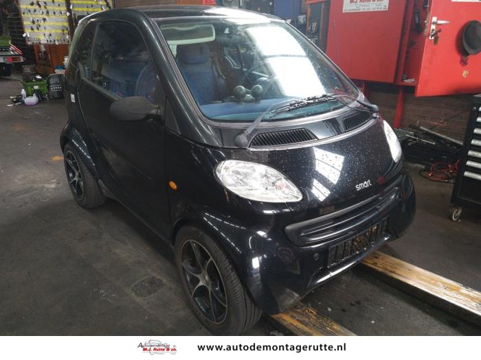 Smart City-Coupé 0.6 Turbo i.c. Smart&Pulse Épave (1999, Noir)