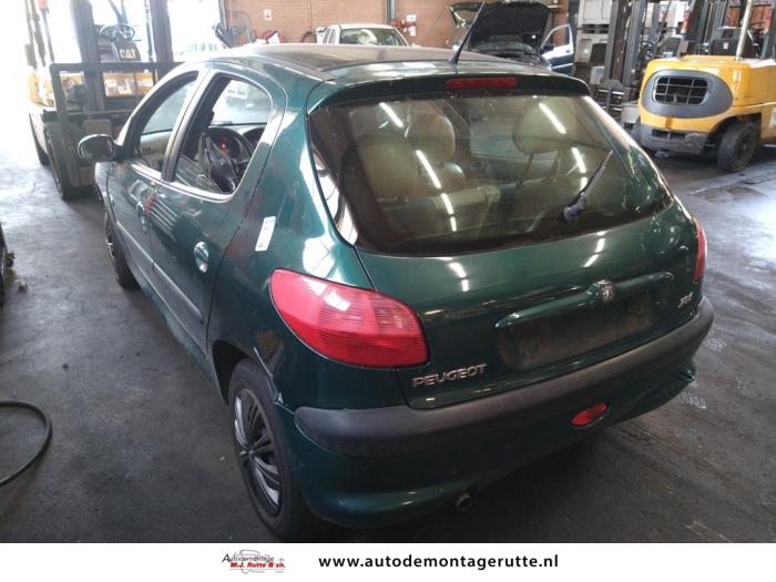 Peugeot 206 1.6 XS,XT Salvage vehicle (2000, Green)