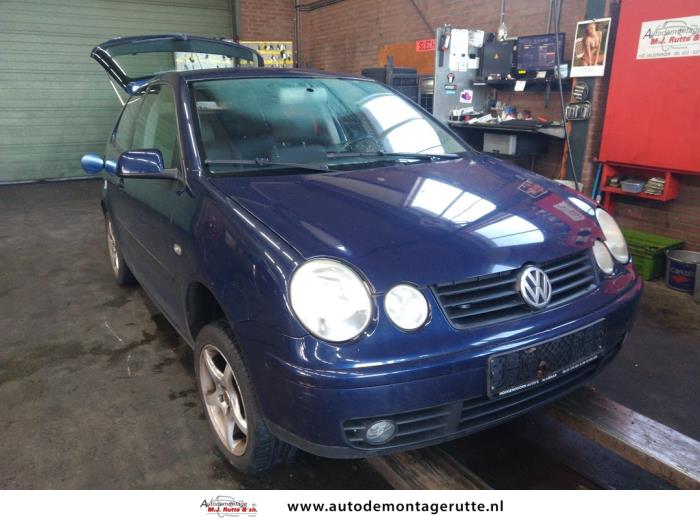 Volkswagen Polo IV 1.4 16V Salvage vehicle (2002, Blue)