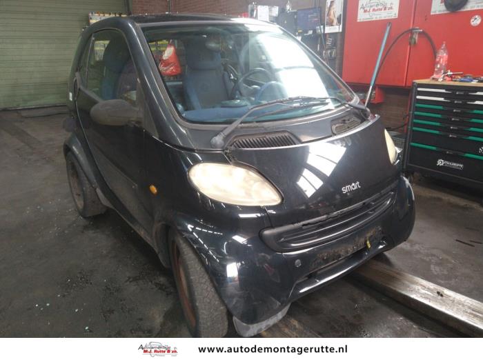 Smart City-Coupé 0.6 Turbo i.c. Smart&Pulse Épave (1999, Noir)