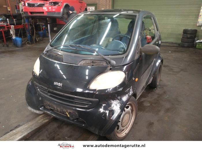 Smart City-Coupé 0.6 Turbo i.c. Smart&Pulse Épave (1999, Noir)