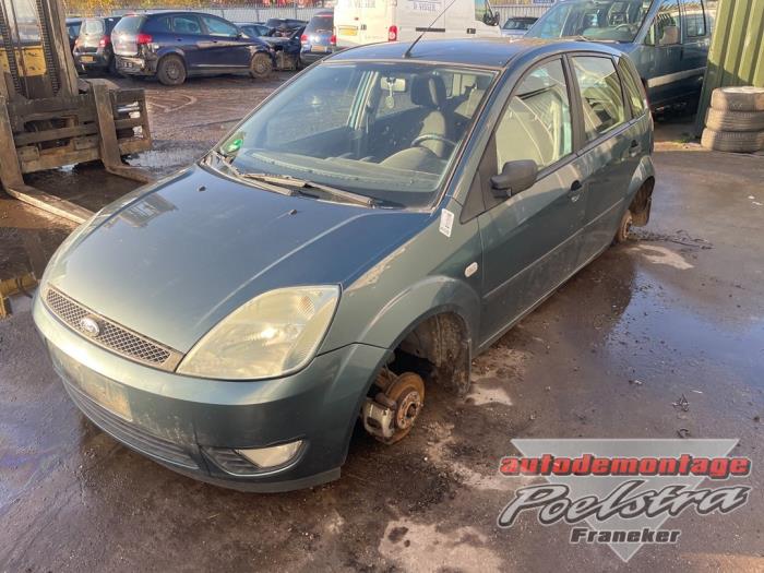 Ford Fiesta 5 1.4 16V Épave (2002, Bleu)