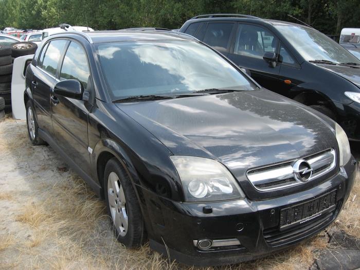 Opel Signum 3.0 CDTI V6 24V Épave (2004, Noir)