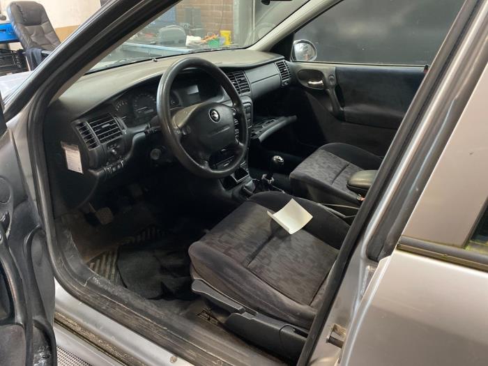 Opel Vectra B 1.6 16V Ecotec Salvage vehicle (2000, Gray)