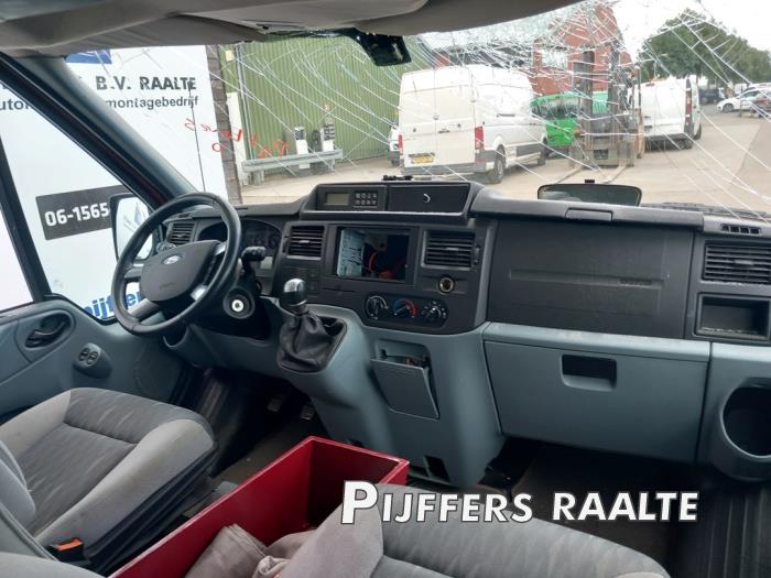 Ford Transit 2.2 TDCi 16V Schrottauto (2008, Rot)