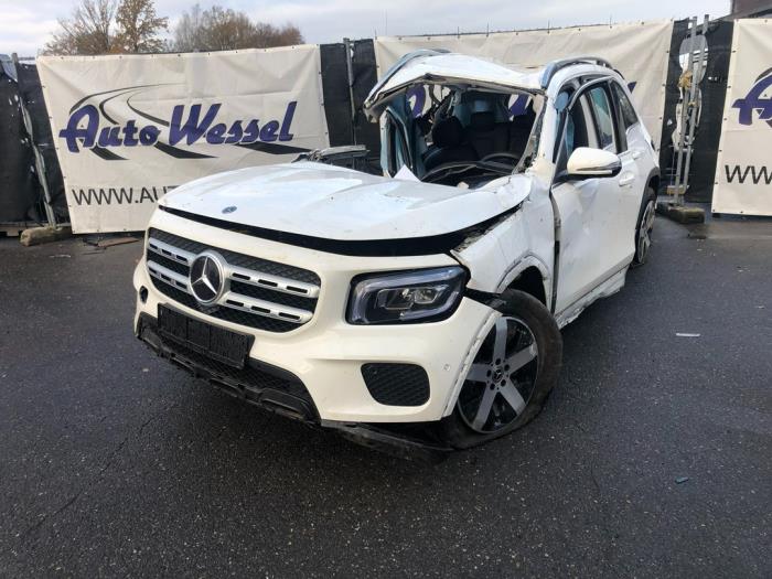 Mercedes GLB 2.0 GLB-250 Turbo 16V 4-Matic Salvage vehicle (2020, White)
