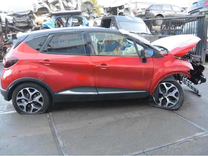 Renault Captur Salvage vehicle (2018, Metallic, Red)