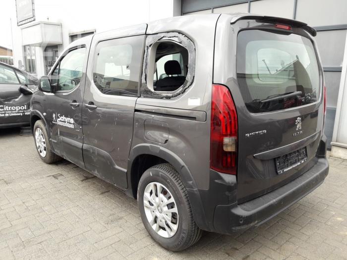 Peugeot Rifter 1.5 BlueHDi 130 Salvage vehicle (2021, Metallic, Gray)