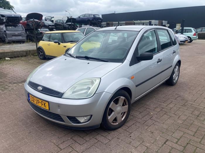 Ford Fiesta 5 1.4 16V Vehículo de desguace (2002, Gris)