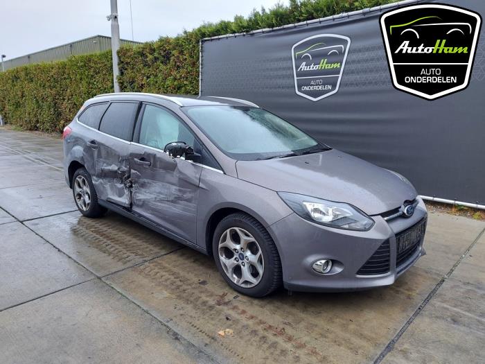 Ford Focus III Wagon 1.6 TDCi ECOnetic Salvage vehicle (2013, Brown)