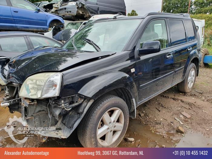Nissan X-Trail 2.2 dCi 16V 4x2 Salvage vehicle (2004, Granite)