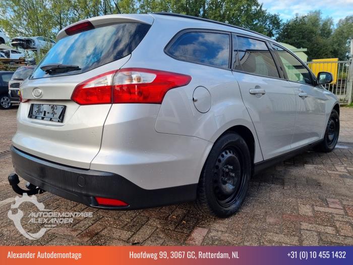 Ford Focus 3 Wagon 1.6 TDCi Salvage vehicle (2011, Metallic, Silver grey)
