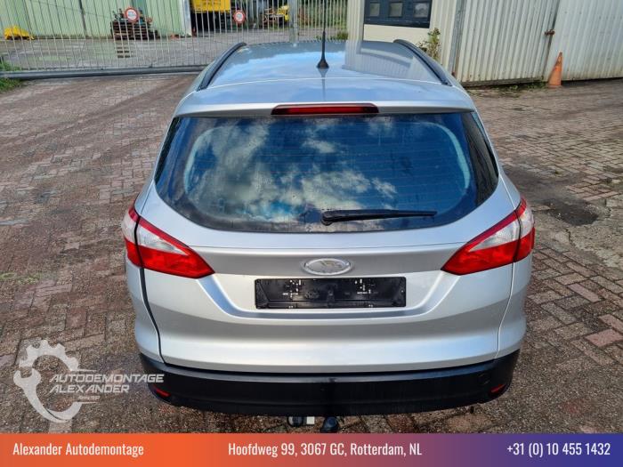 Ford Focus 3 Wagon 1.6 TDCi Salvage vehicle (2011, Metallic, Silver grey)