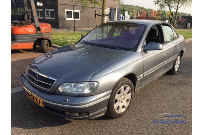 Opel Omega B 2.6 V6 24V Épave (2001, Gris)