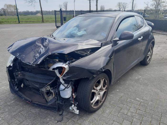 Alfa Romeo MiTo 1.4 16V Salvage vehicle (2010, Metallic, Black)