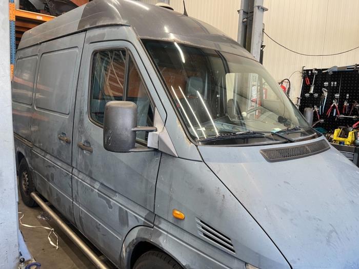 Mercedes Sprinter 2t 211 CDI 16V Salvage vehicle (2002, Gray)