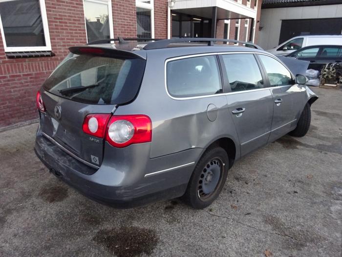 Volkswagen Passat Variant 2.0 TDI 140 Épave (2007, Gris)