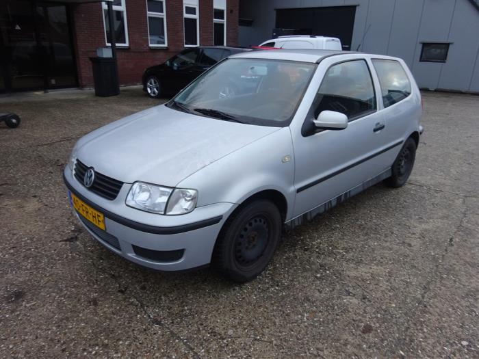 Volkswagen Polo III 1.4 16V 75 Salvage vehicle (2000, Gray)