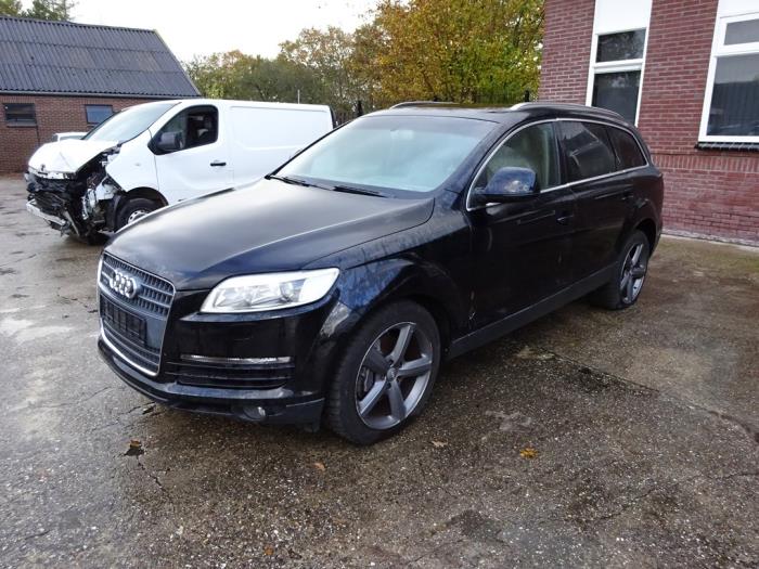 Audi Q7 3.0 TDI V6 24V Épave (2007, Noir)
