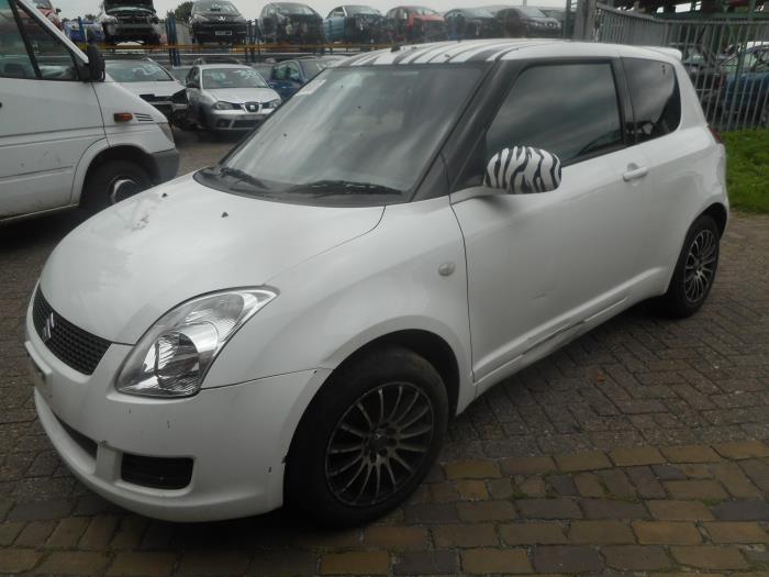 Suzuki Swift Damaged vehicle (2010, White) AllroundCarParts