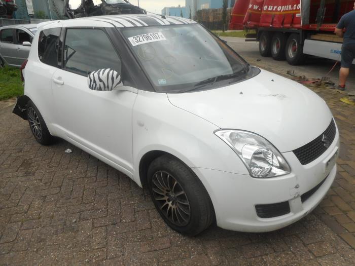 Suzuki Swift Damaged vehicle (2010, White) AllroundCarParts
