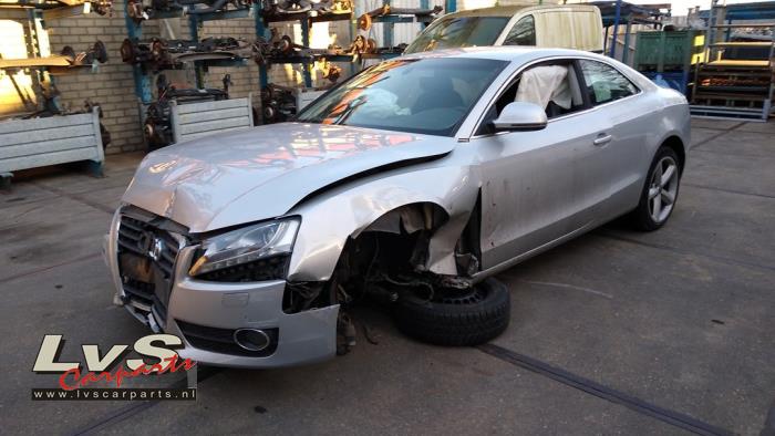 Audi A5 2.7 TDI V6 24V Salvage vehicle (2008, Silver grey)