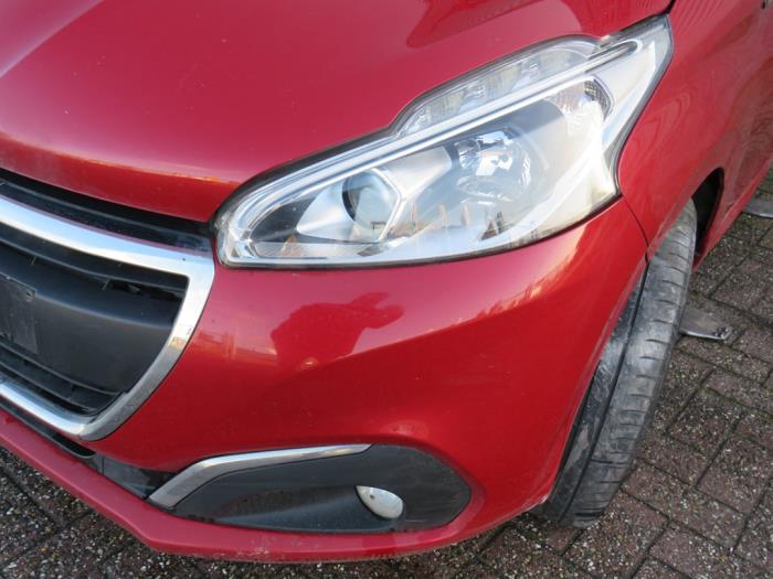 Peugeot 208 I 1.2 Vti 12V PureTech 82 Salvage vehicle (2016, Red)