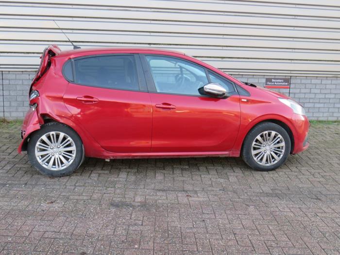 Peugeot 208 I 1.2 Vti 12V PureTech 82 Salvage vehicle (2016, Red)