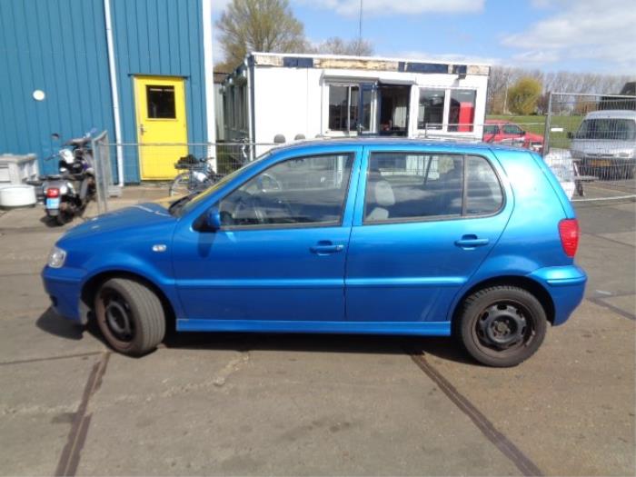 Volkswagen Polo III 1.4 16V 100 Épave (2000, Bleu)