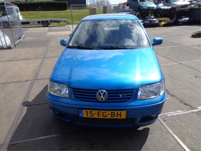 Volkswagen Polo III 1.4 16V 100 Épave (2000, Bleu)