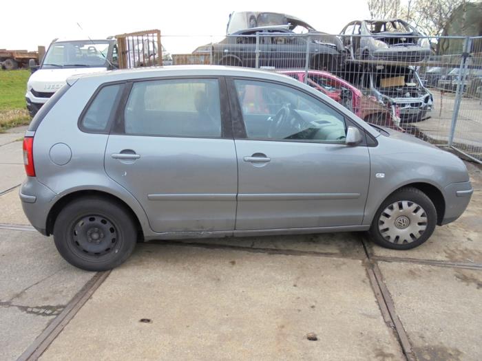 Volkswagen Polo IV 1.2 12V Épave (2004, Gris)