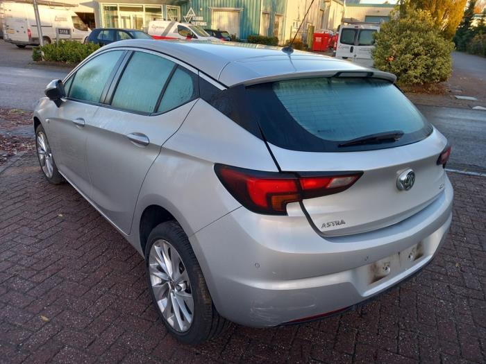 Opel Astra K 1.6 CDTI 136 16V Épave (2017, Gris argenté, Blanc, Argenté)