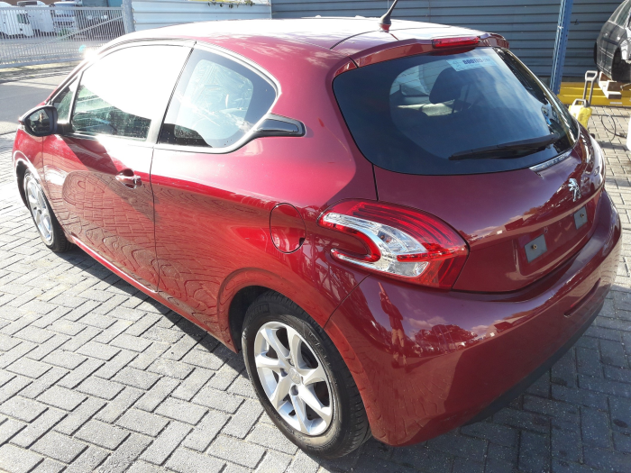 Peugeot 208 I 1.2 Vti 12V PureTech 82 Salvage vehicle (2012, Red)