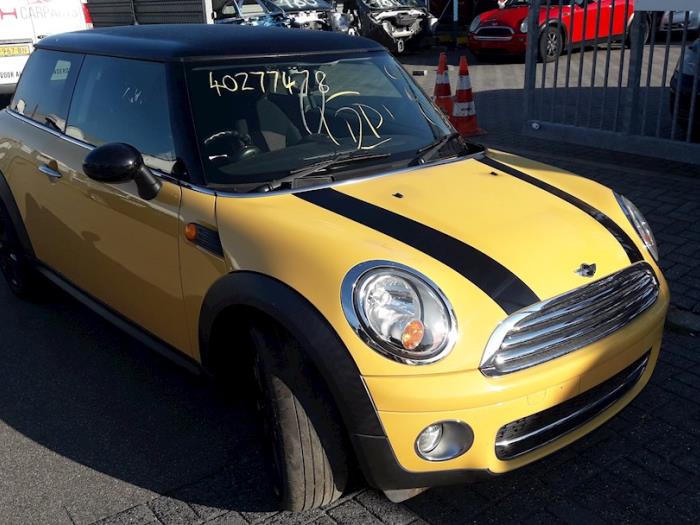 Mini Mini 1.6 Cooper D 16V Vehículo de desguace (2009, Amarillo)