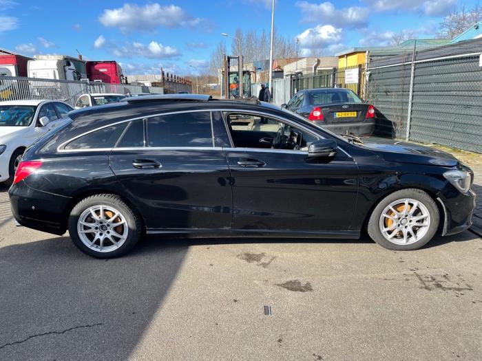 Mercedes CLA Shooting Brake 2.2 CLA-220 CDI, 220 d 16V 4-Matic Épave ...