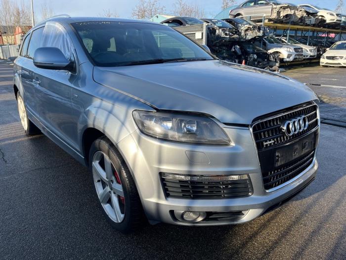 Audi Q7 3.0 TDI V6 24V Salvage vehicle (2008, Silver grey)