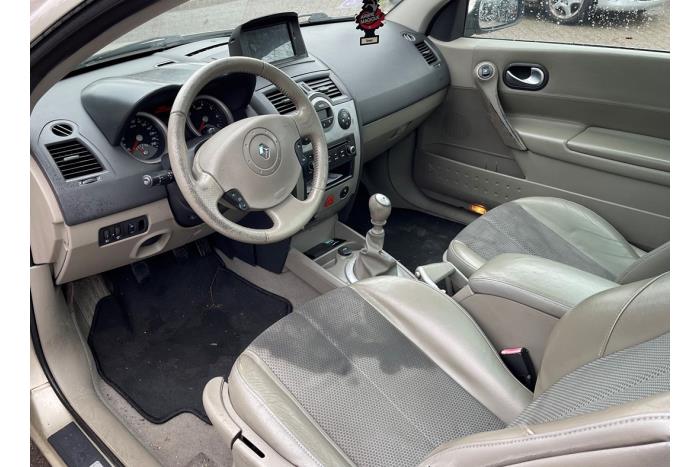 Renault Megane II CC 2.0 16V Salvage vehicle (2004, Beige)
