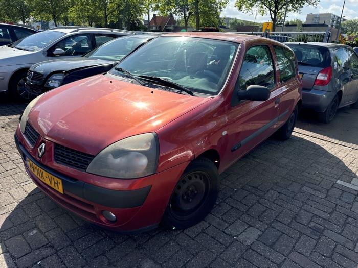 Renault Clio II 1.2 16V Salvage vehicle (2004, Red)