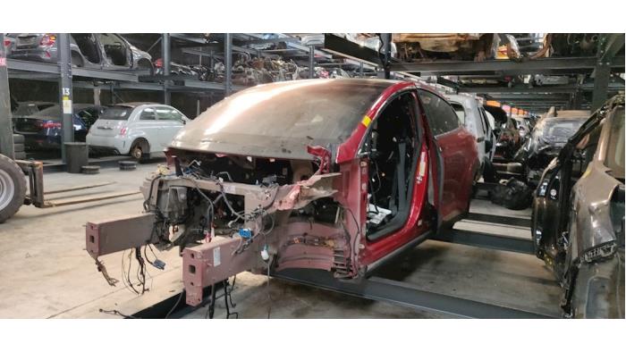 Tesla Model X P100D Salvage vehicle (2017, Red) Autohandel Didier