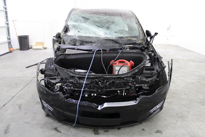 Tesla Model X 100D Salvage vehicle (2019, Black)