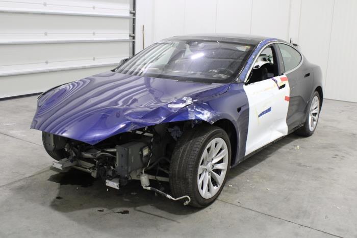 Tesla Salvage cars, Damaged cars and Occasions overview