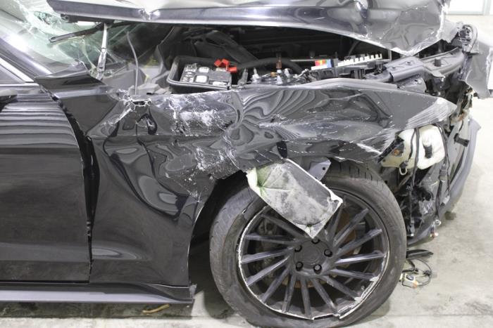 Ford Usa Mustang VI Fastback 2.3 EcoBoost 16V Salvage vehicle (2015, Black)