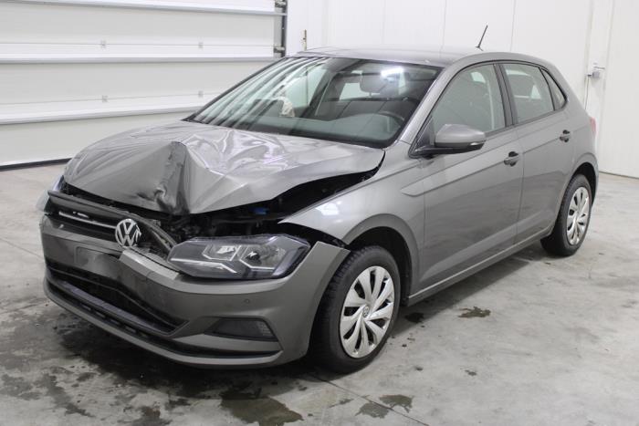 Volkswagen Polo VI 1.6 TDI 16V 95 Épave (2018, Gris)