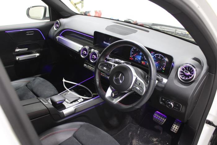 Mercedes GLB 2.0 GLB-200d Salvage vehicle (2020, White)