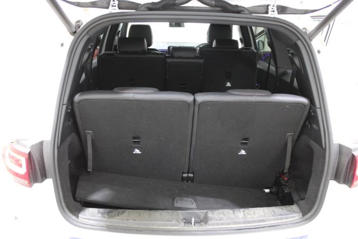 Mercedes GLB 2.0 GLB-200d Salvage vehicle (2020, White)