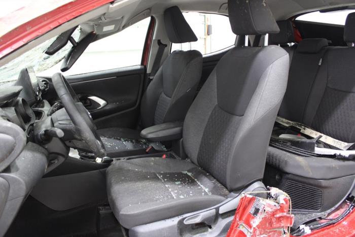 Toyota Yaris IV 1.5 12V Hybrid Salvage vehicle (2023, Red)