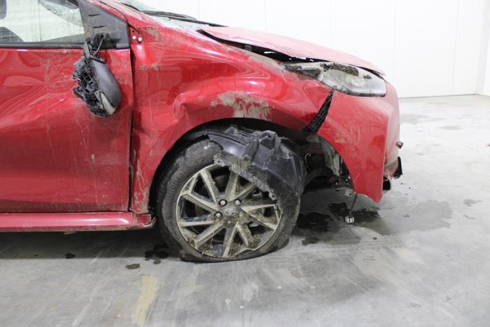 Toyota Yaris IV 1.5 12V Hybrid Salvage vehicle (2023, Red)