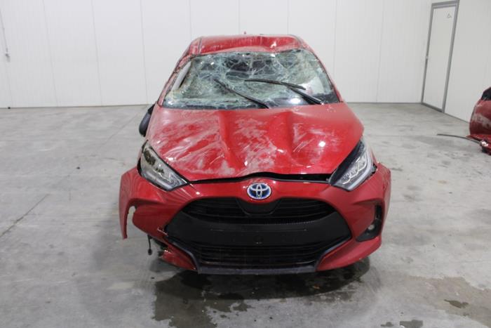 Toyota Yaris IV 1.5 12V Hybrid Salvage vehicle (2023, Red)